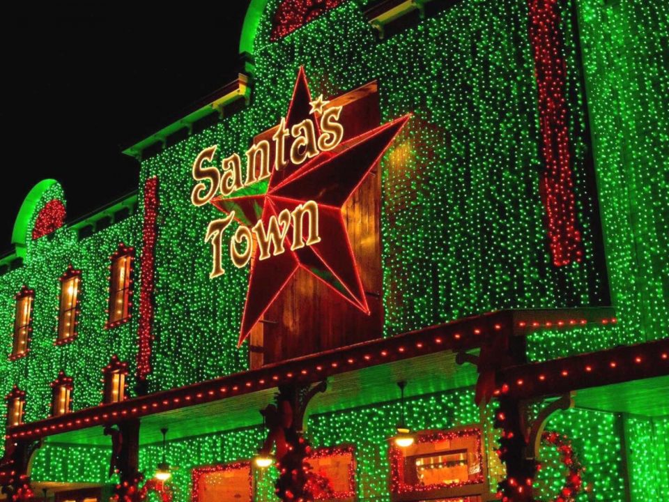 13 Festive Place To Enjoy Christmas In Texas - Totally Texas Travel